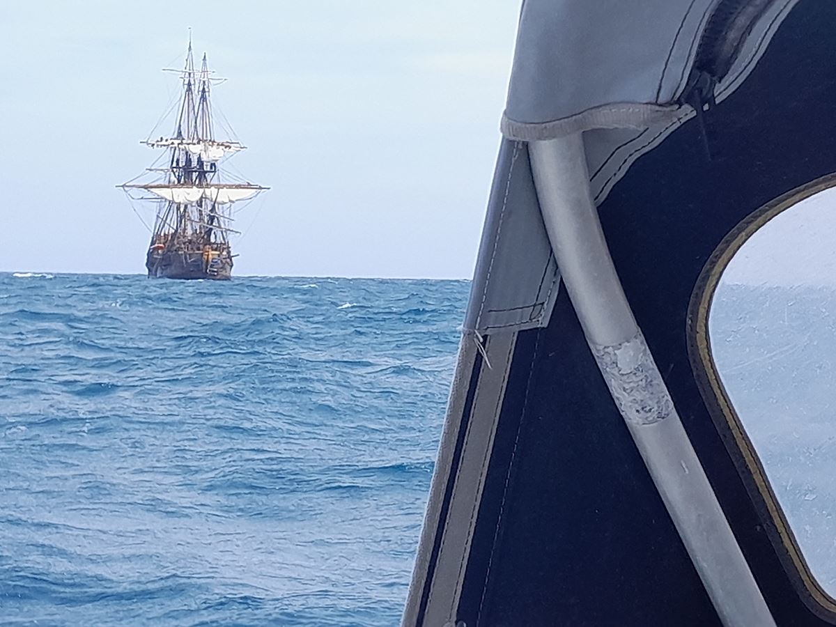 Sailing boat rescued by the Götheborg | Götheborg of Sweden